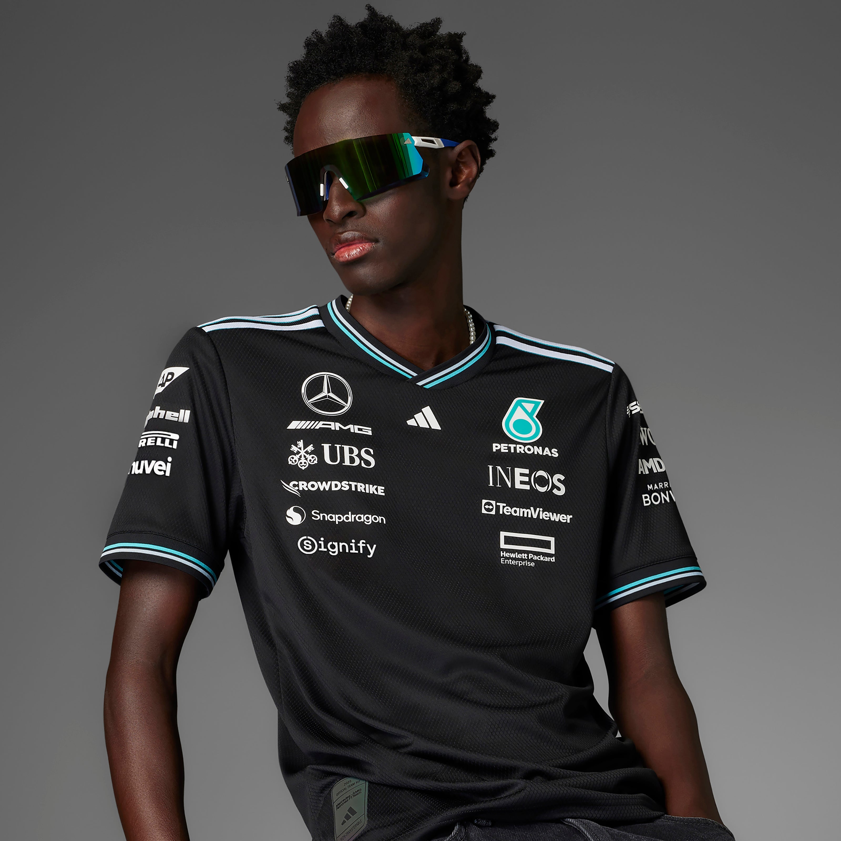 Mercedes AMG Petronas F1 2025 Team Driver T-Shirt - Black Unisex – XerC